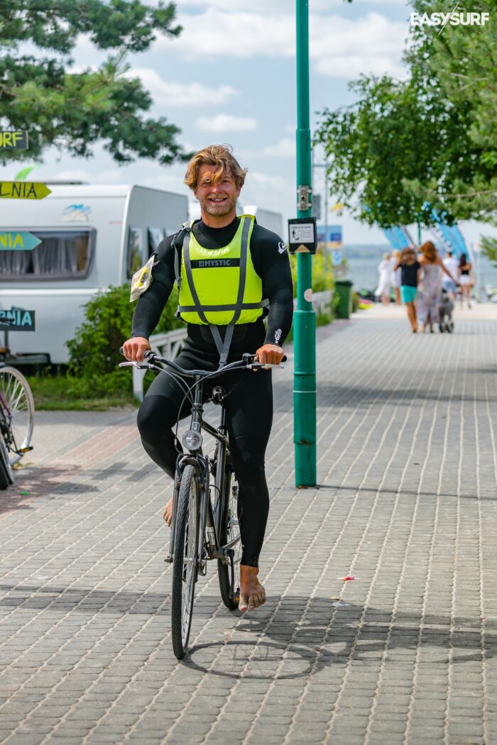 Jak bezproblemowo dotrzeć do EASY SURF Chałupy? Praktyczne wskazówki i ...
